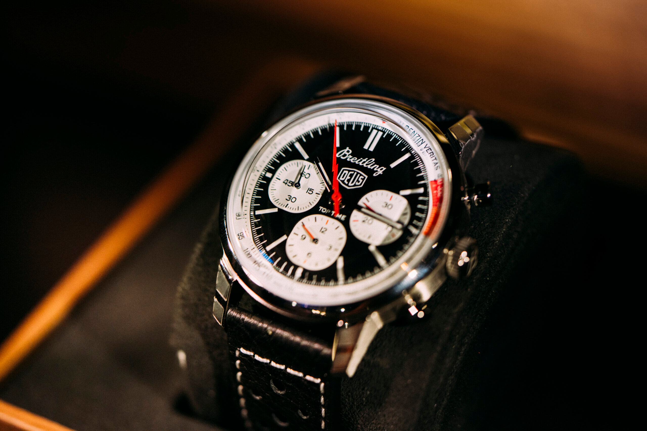 Breitling e Deus Ex Machina celebram lançamento do relógio Top Time ...