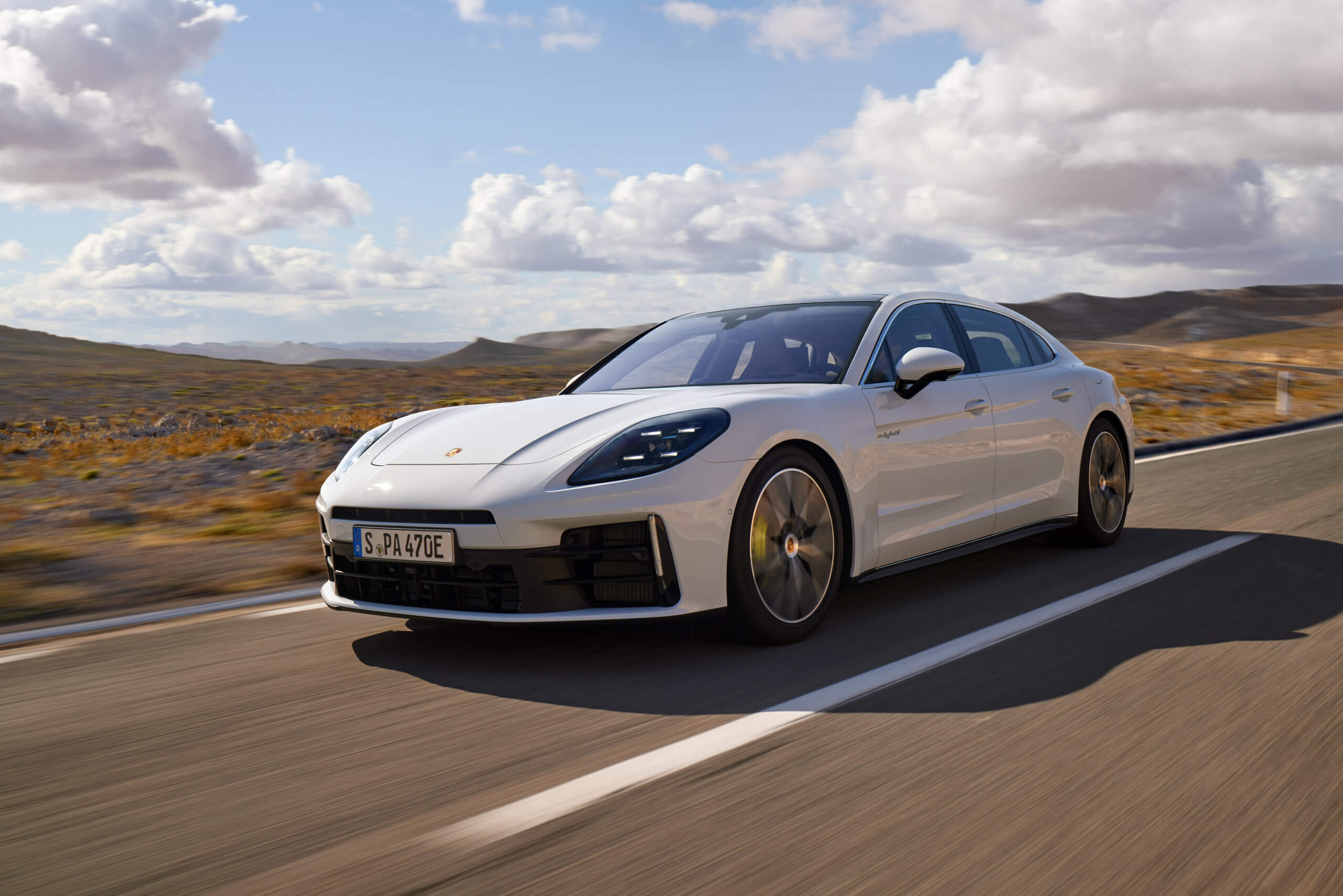 Novos Panamera E-Hybrid da Porsche: Potência e Sustentabilidade em ...