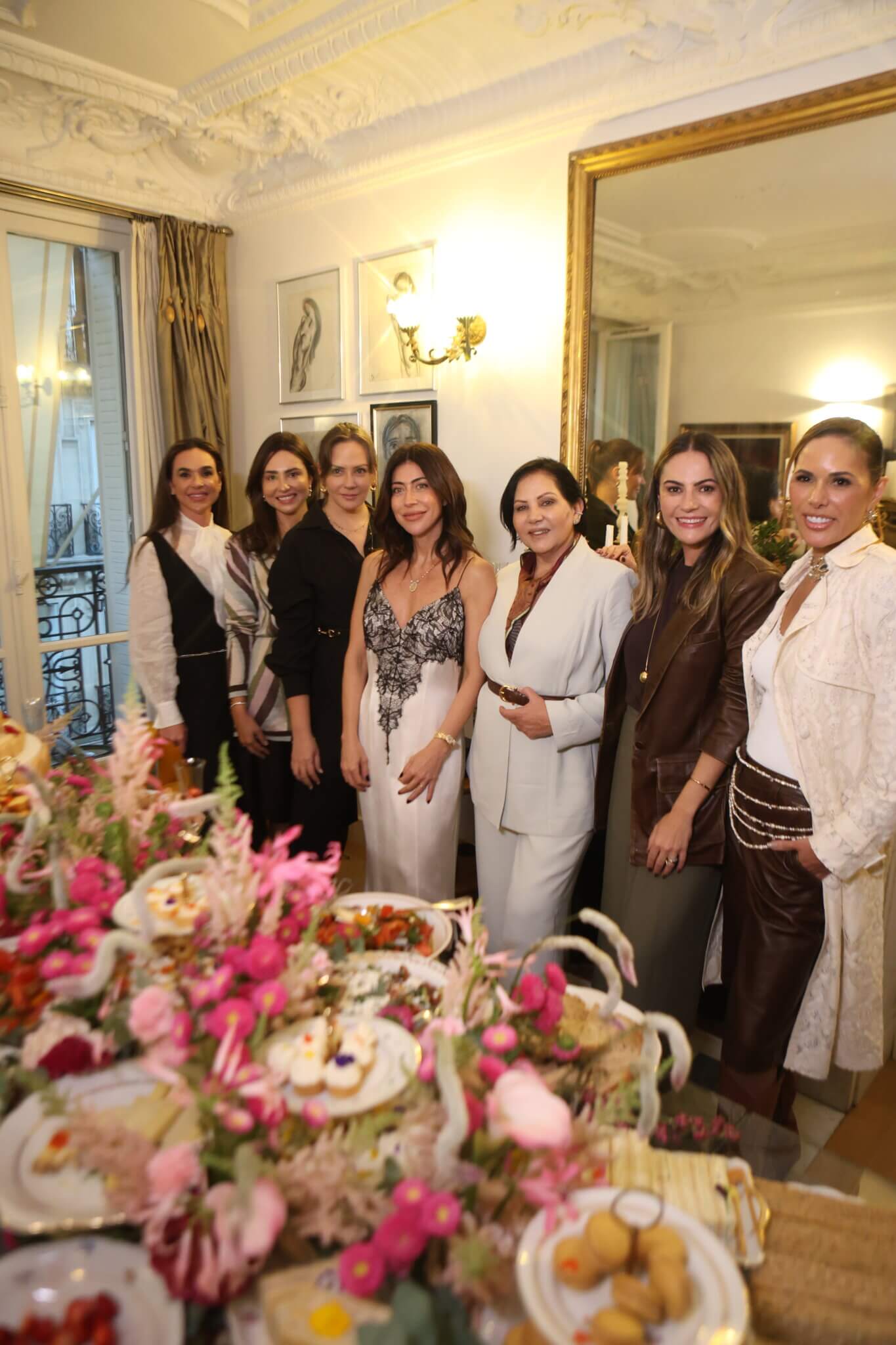 Anna Carolina Bassi celebra aniversário com Rendez-Vous em Paris ...